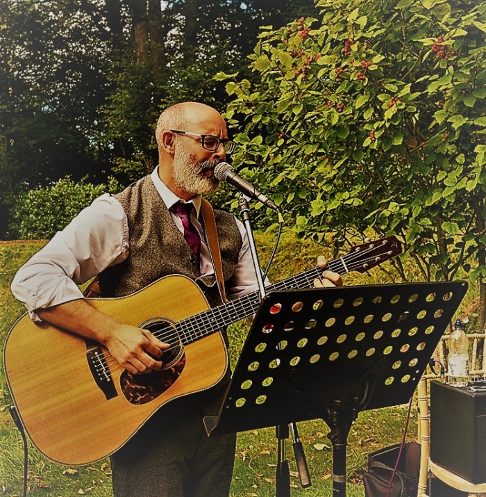 Devon Wedding Singer | Chris Thomas | Acoustic Guitarist | Songwriter